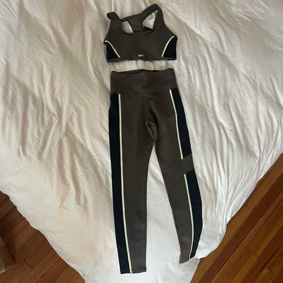 Reebok | Pants & Jumpsuits | Reebok Womens Color Block Green Workout ...